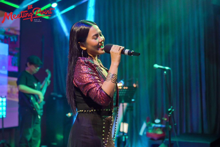 Home - Meeting Point Bar & Lounge