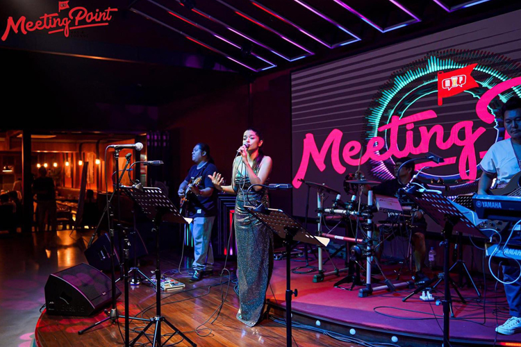 Home - Meeting Point Bar & Lounge